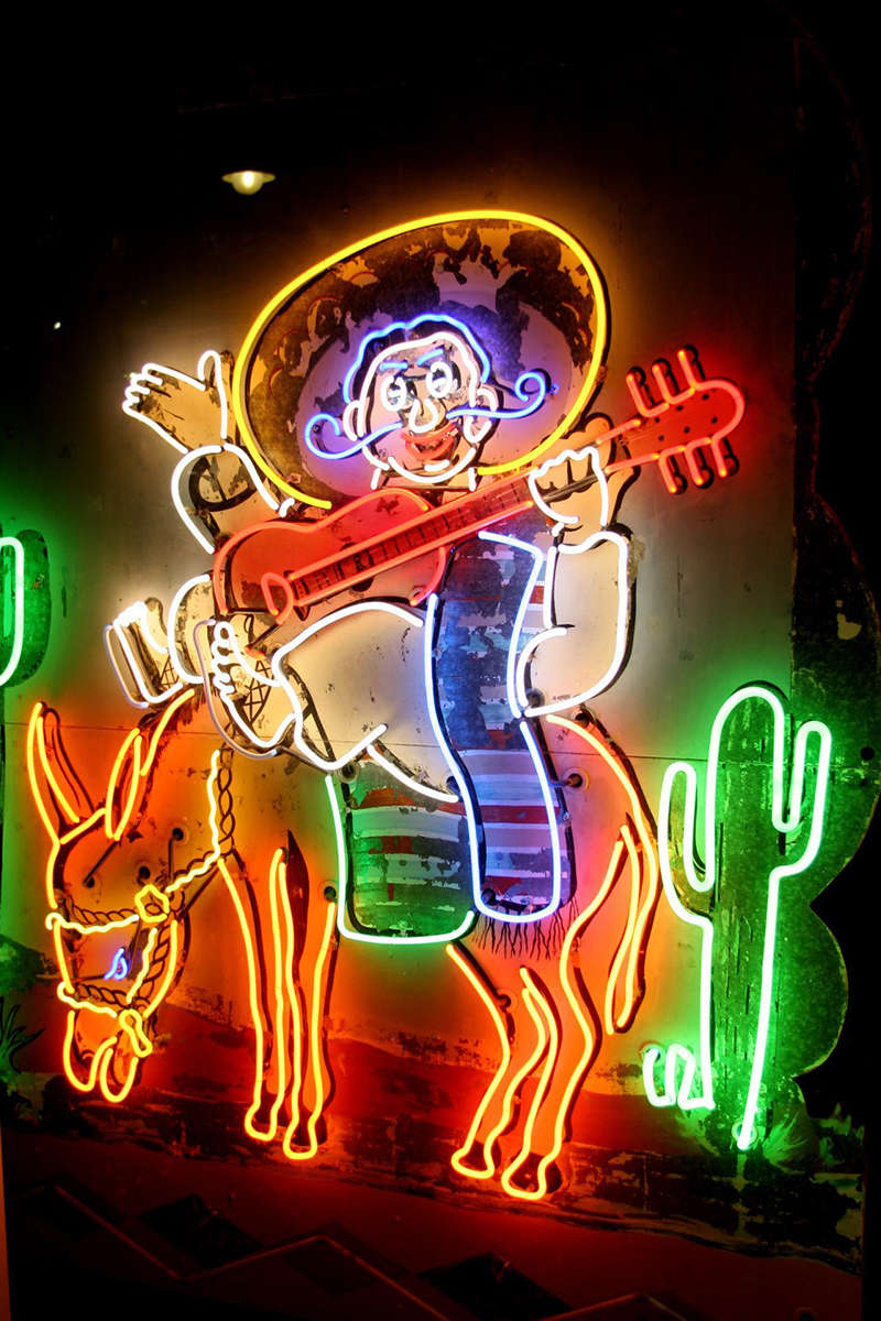 Letreiros Neon: 15 Ideias de Letras Neon para te Inspirar