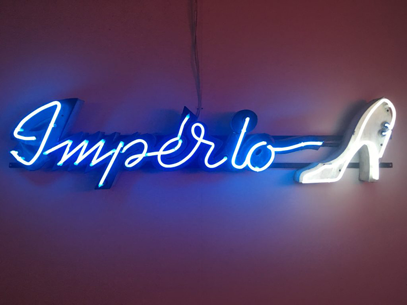 Letreiros Neon: 15 Ideias de Letras Neon para te Inspirar