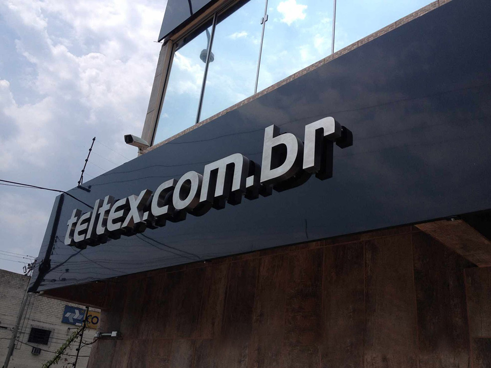 Fachadas em ACM Modernas Preta: 22 ideias para te inspirar