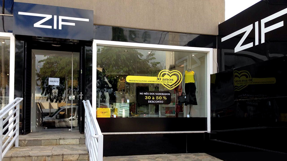 Fachadas em ACM Modernas Preta: 22 ideias para te inspirar